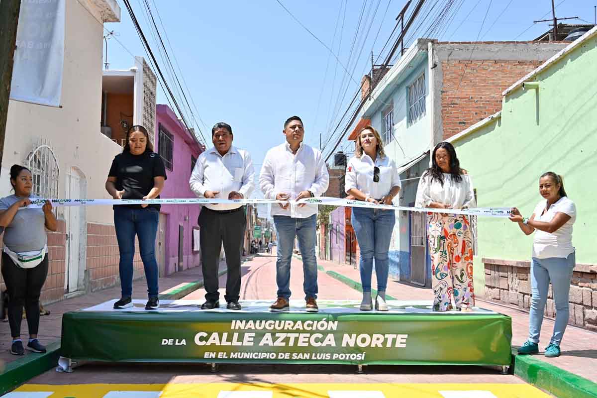 RICARDO GALLARDO ENTREGA CALLE AZTECA NORTE EN BARRIO DE TLAXCALA ...